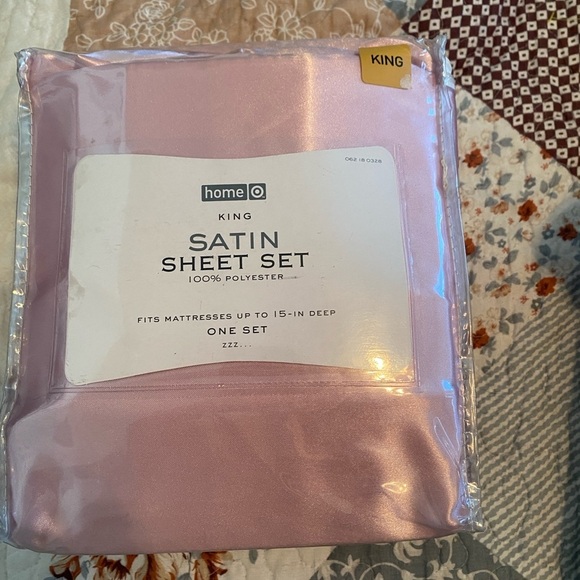 Target | Bedding | Pink Satin King Size Sheets 0 Polyester Nwt 16 Deep ...